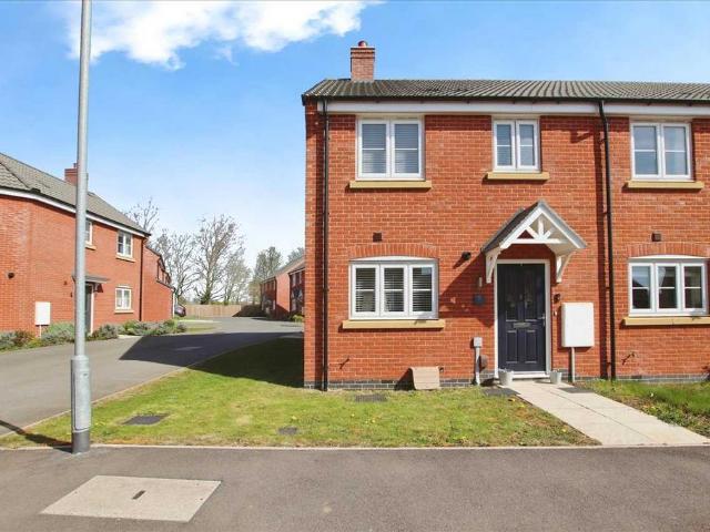 3 bedroom end of terrace house for sale