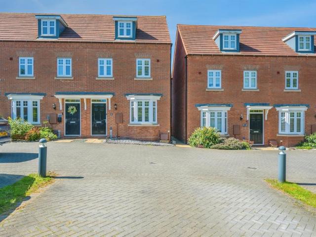 3 bedroom end of terrace house for sale