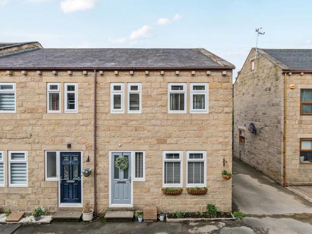 3 bedroom end of terrace house for sale