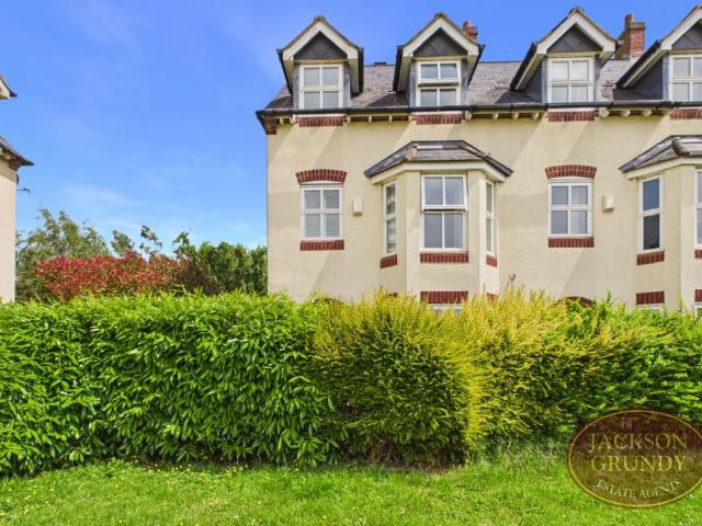 3 bedroom end of terrace house for sale