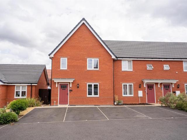 3 bedroom end of terrace house for sale