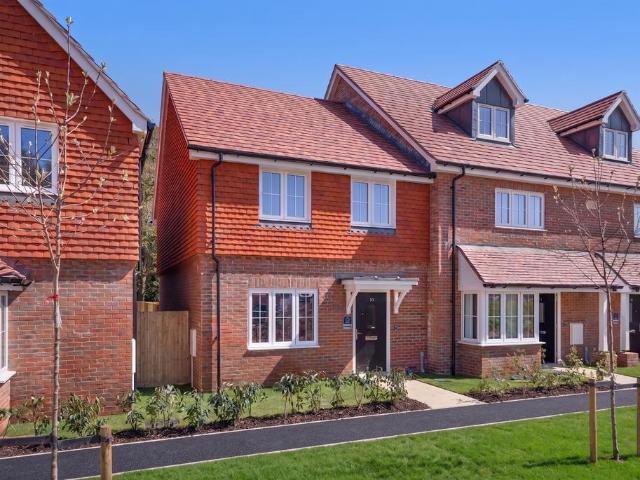 3 bedroom end of terrace house for sale