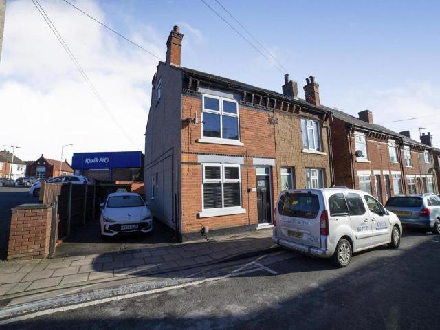 3 bedroom end of terrace house for sale