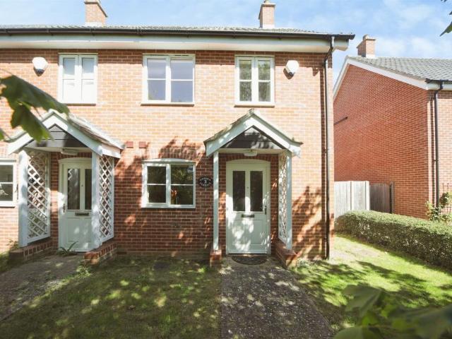 3 bedroom end of terrace house for sale