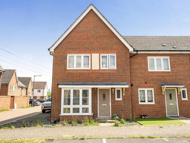 3 bedroom end of terrace house for sale