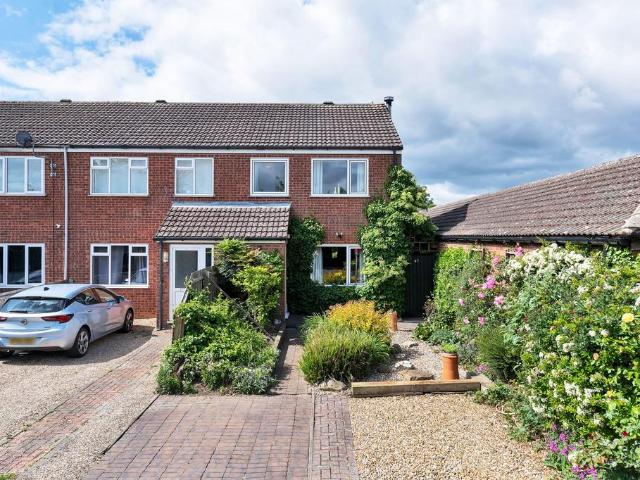 3 bedroom end of terrace house for sale