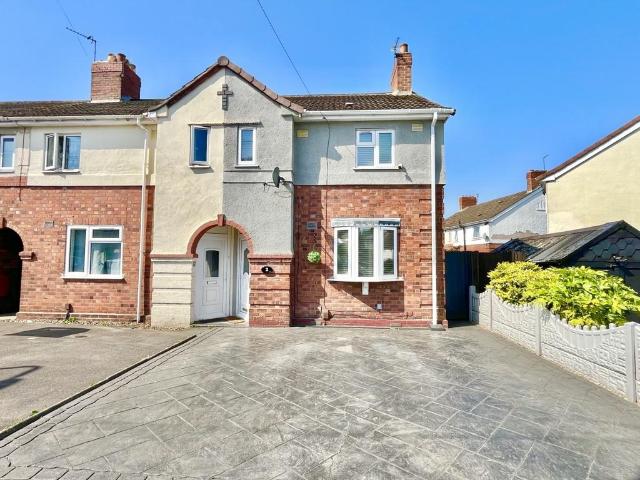 3 bedroom end of terrace house for sale