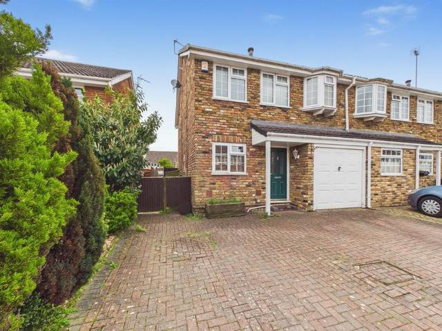3 bedroom end of terrace house for sale