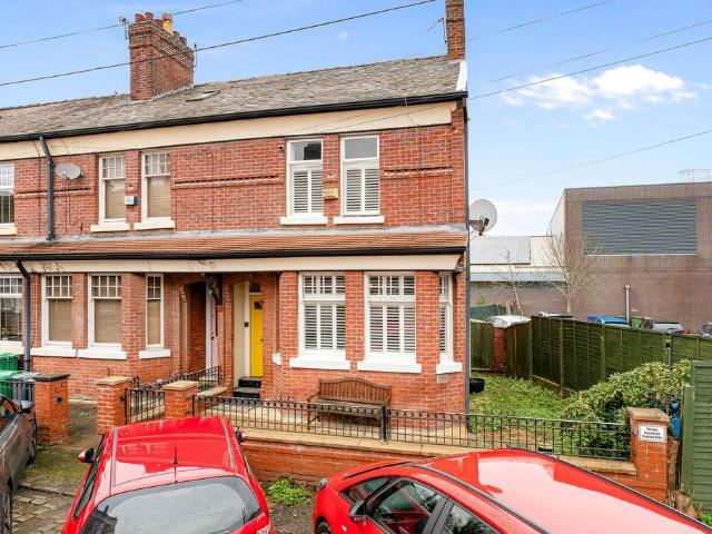 3 bedroom end of terrace house for sale