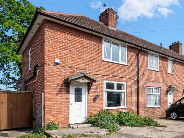 3 bedroom end of terrace house for sale