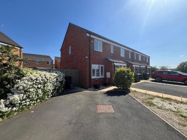 3 bedroom end of terrace house for sale