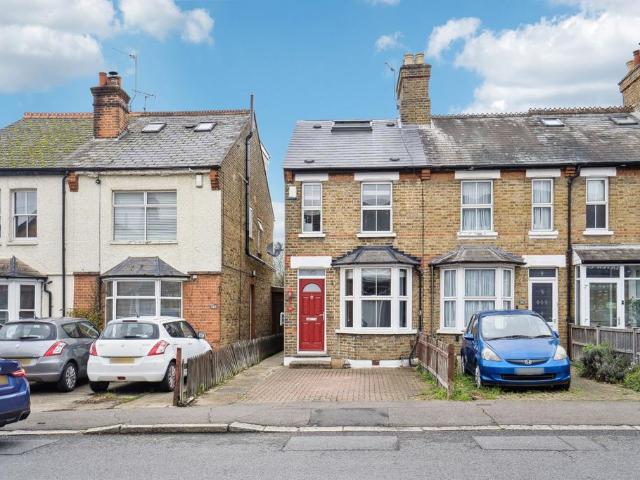 3 bedroom end of terrace house for sale