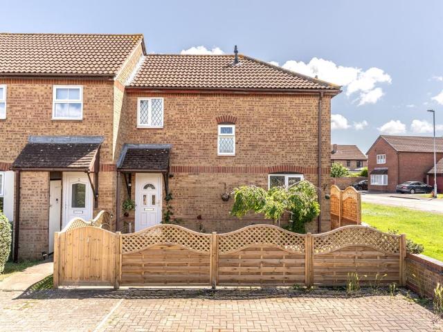 3 bedroom end of terrace house for sale