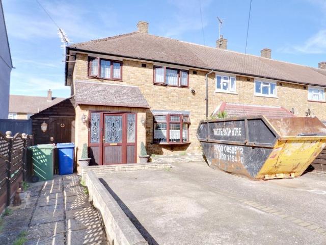 3 bedroom end of terrace house for sale