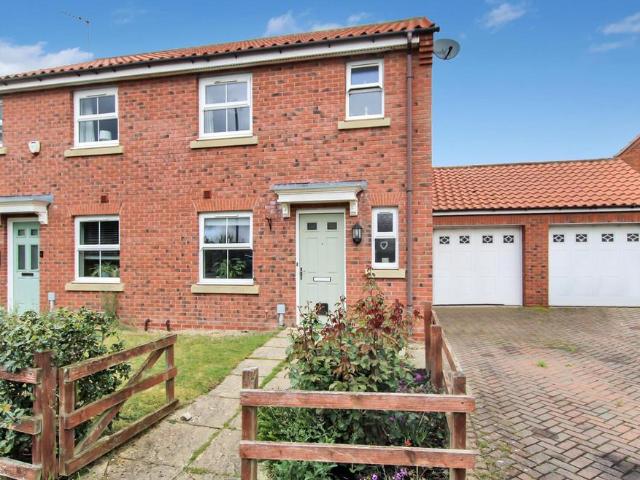 3 bedroom end of terrace house for sale