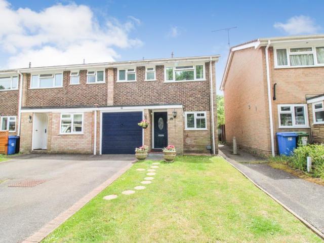 3 bedroom end of terrace house for sale