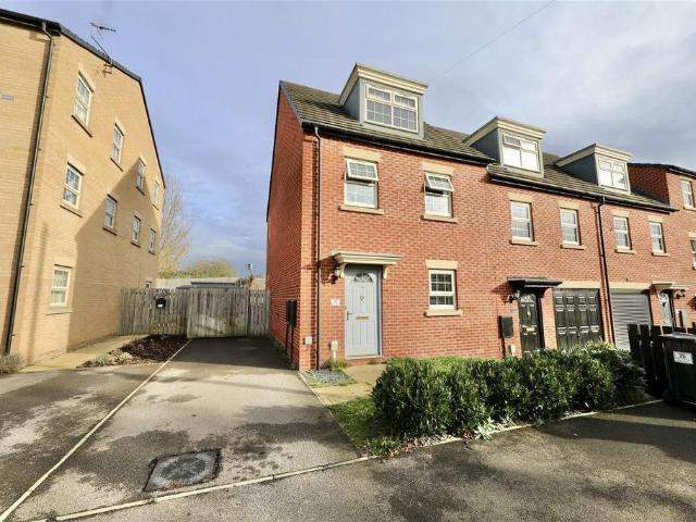 3 bedroom end of terrace house for sale