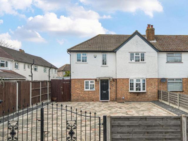 3 bedroom end of terrace house for sale