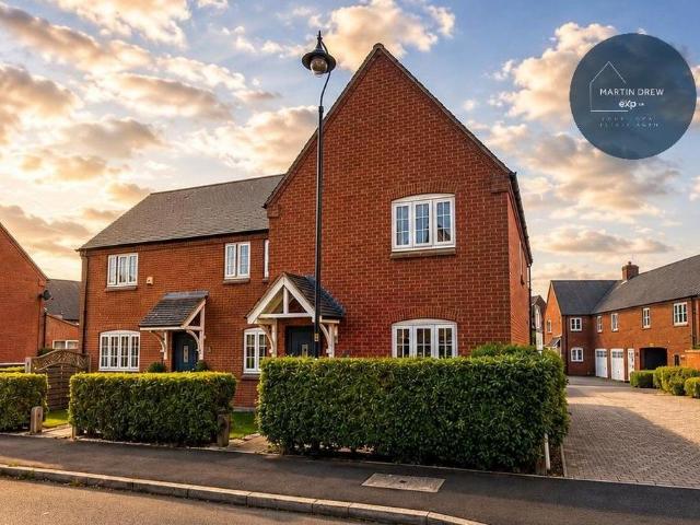 3 bedroom end of terrace house for sale