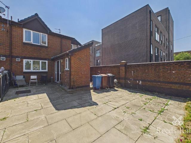 3 bedroom end of terrace house for sale