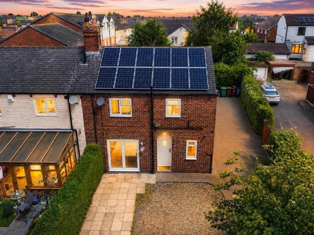 3 bedroom end of terrace house for sale