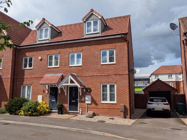 3 bedroom end of terrace house for sale
