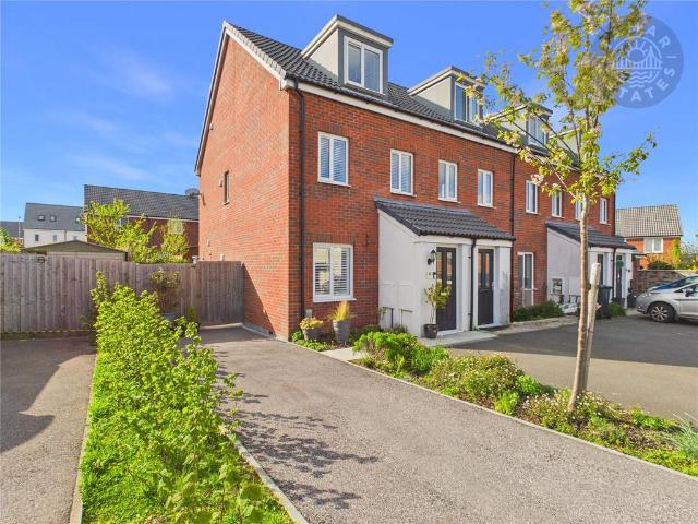3 bedroom end of terrace house for sale
