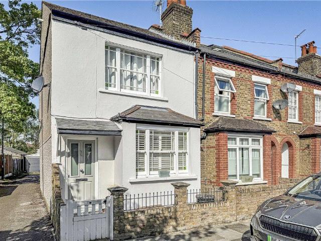 3 bedroom end of terrace house for sale