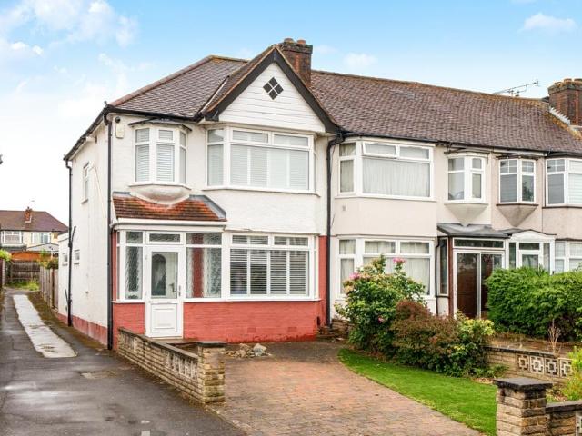 3 bedroom end of terrace house for sale