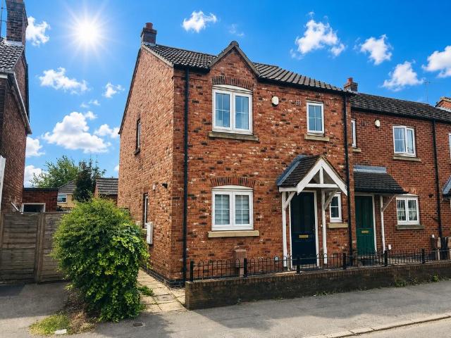 3 bedroom end of terrace house for sale