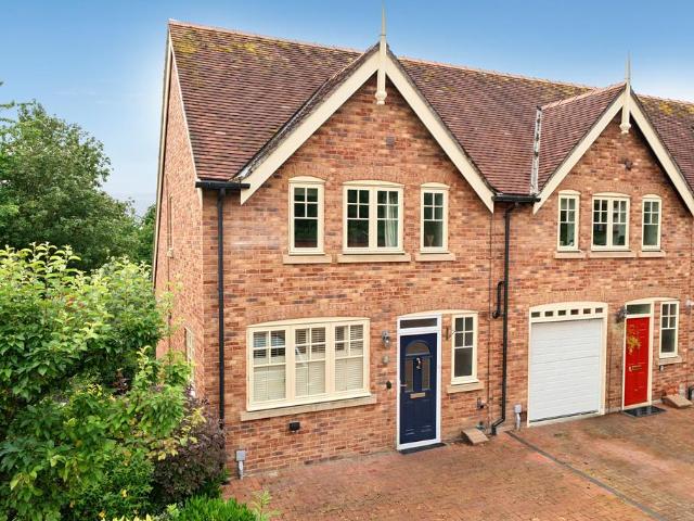 3 bedroom end of terrace house for sale