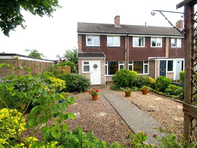 3 bedroom end of terrace house for sale