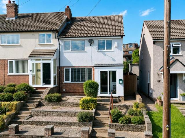 3 bedroom end of terrace house for sale