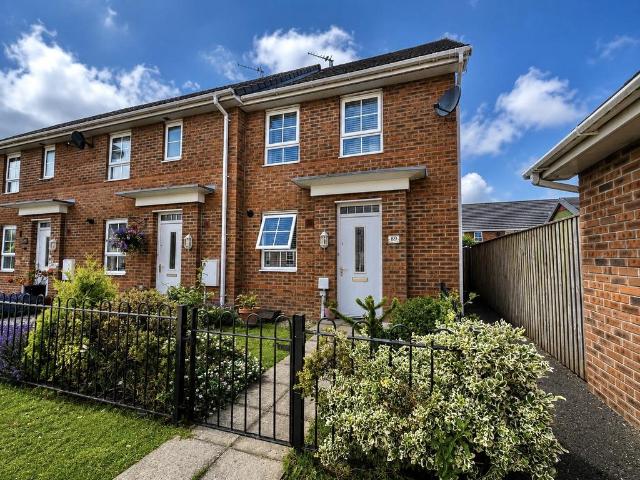 3 bedroom end of terrace house for sale
