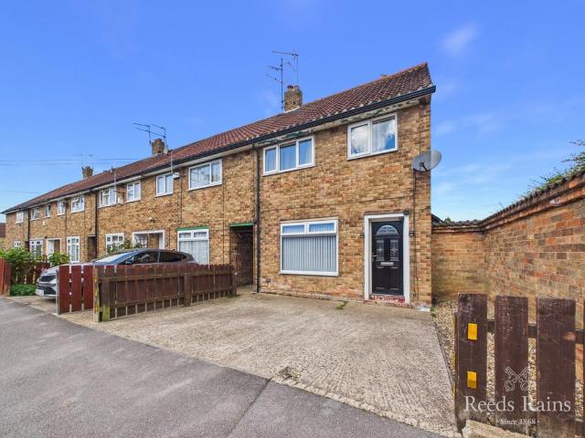 3 bedroom end of terrace house for sale
