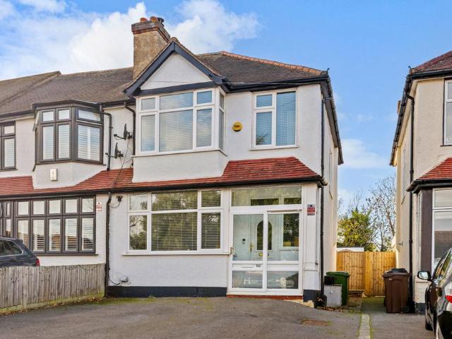 3 bedroom end of terrace house for sale