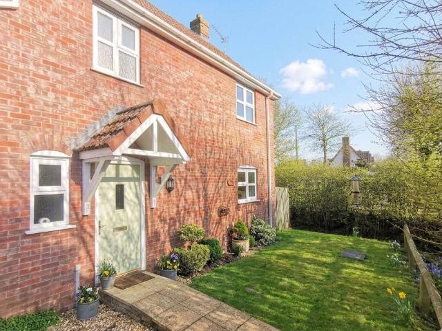 3 bedroom end of terrace house for sale