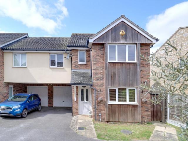 3 bedroom end of terrace house for sale