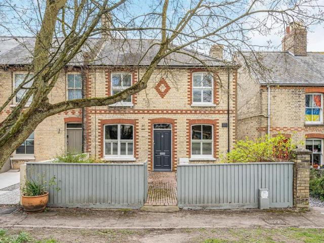 3 bedroom end of terrace house for sale