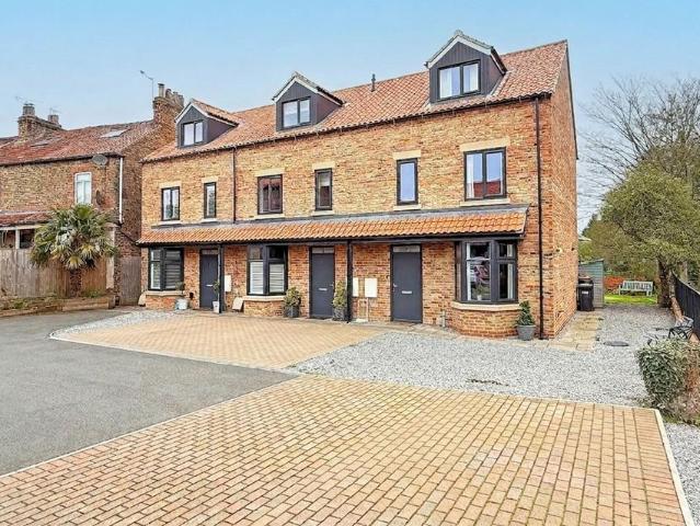 3 bedroom end of terrace house for sale