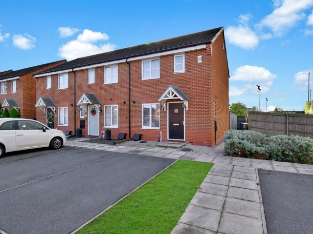3 bedroom end of terrace house for sale