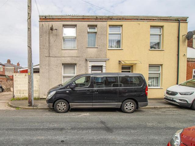 3 bedroom end of terrace house for sale