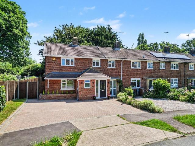 3 bedroom end of terrace house for sale