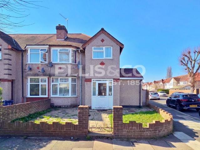 3 bedroom end of terrace house for sale