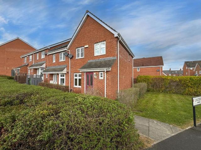 3 bedroom end of terrace house for sale