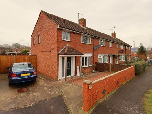 3 bedroom end of terrace house for sale