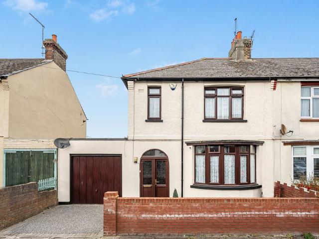 3 bedroom end of terrace house for sale