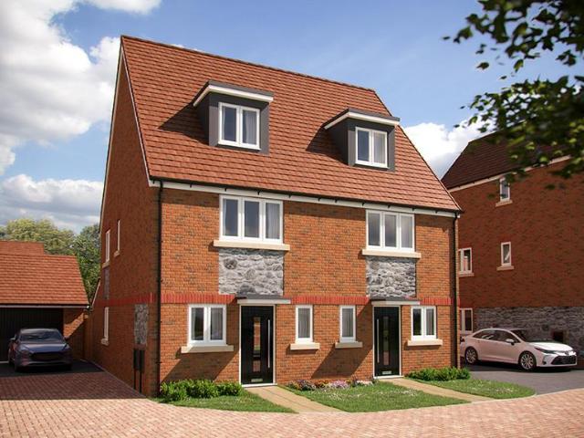 3 bedroom end of terrace house for sale