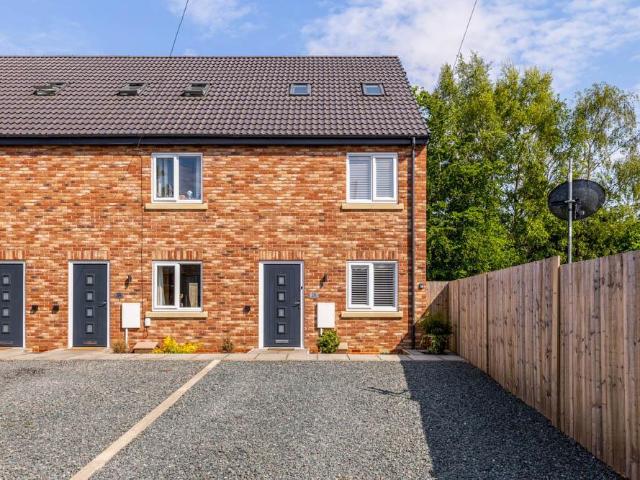 3 bedroom end of terrace house for sale