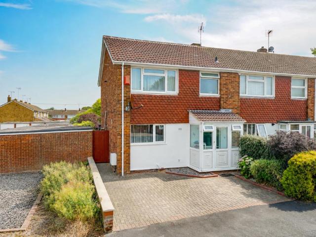 3 bedroom end of terrace house for sale